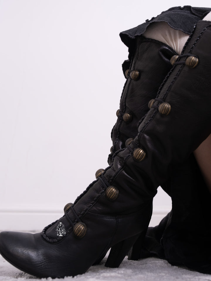 EU37 BLACK KNEE BOOTS WITH OVERSIZED ANTIQUE BUTTONS – Taro's Wish